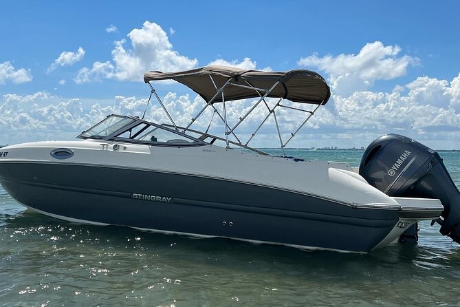 24 Ft Miami Bay: Private Boat, Gas Included , 8 people, Captained - Who Might Consider Other Options?