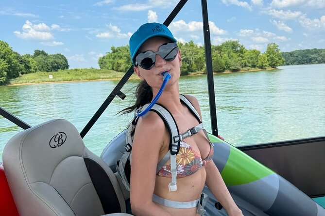 25ft Pontoon Party Boat w/ Captain up to 12 people (3 hrs)
