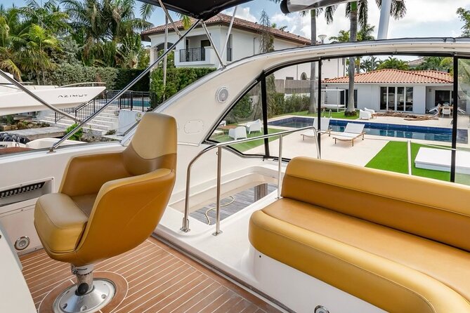 4-Hour 42 Meridian Yacht Rental with Captain in Miami Florida - Key Points
