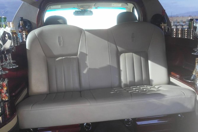 4-Hour private limo Tour of Los Angeles by a TV personality with Free Drinks - A Luxurious Look at Los Angeles: Private Limo Tour with a TV Host