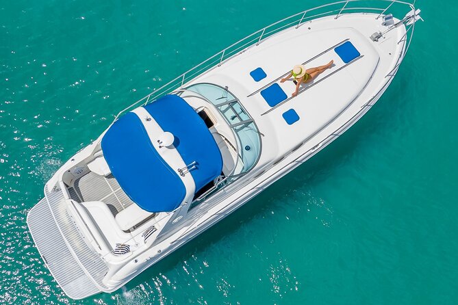 40' Miami Yacht Rental up to 13 Persons - Key Points