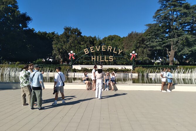 5 Hour Hollywood and Beverly Hills Shared Tour with 4 Stops - Transportation and Group Size