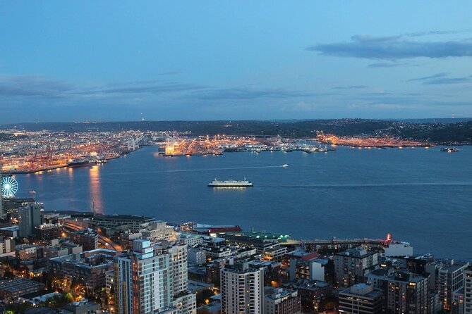 5-hour Seattle and Suburbs Attractions Tour - Transportation & Group Size