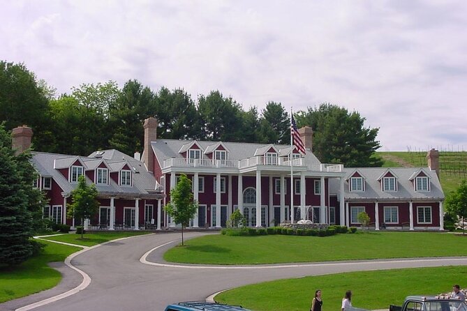 5-Hour Traverse City Wine Tour: 3 Wineries on Leelanau Peninsula