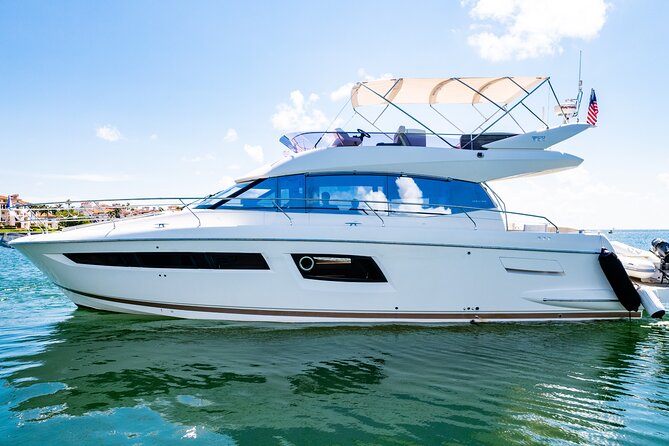 52-feet All Inclusive Flybridge Yacht Rental in Miami - Key Points
