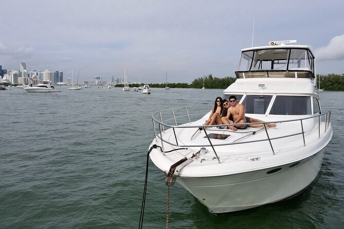 52' Yacht Rental in Miami Beach with Experienced Captain - Setting the Scene: What to Expect on Your Miami Yacht Adventure