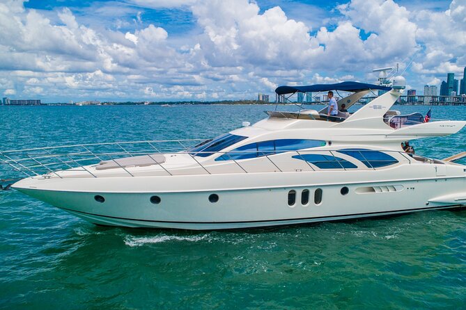 62' Azimut Yacht Charter - Key Points