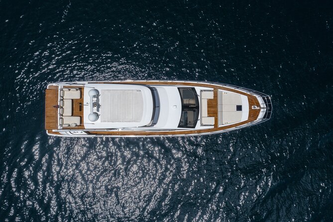 62ft Yacht Tour in Miami Beach with Captain Beneteau MC6 Fly - Key Points