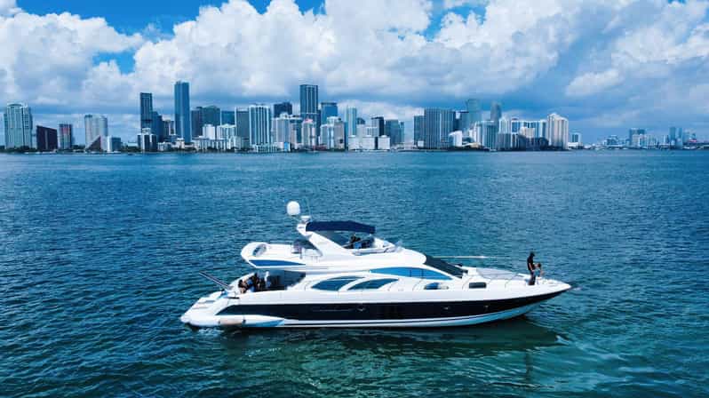 70ft Azimut available in Miami for up to 13 people. - Key Points