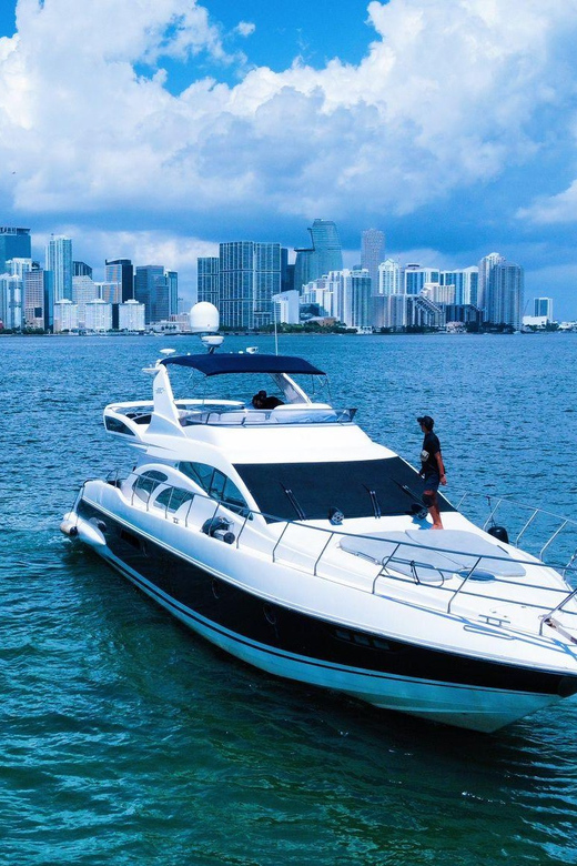 70ft Azimut available in Miami for up to 13 people. - A Detailed Look at the Yacht Experience in Miami