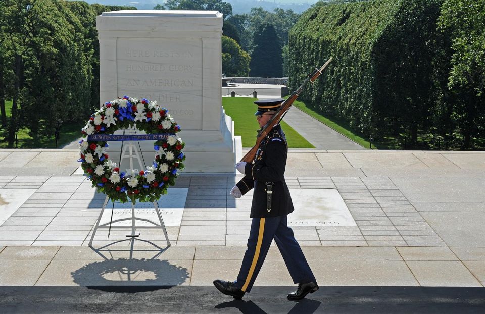Arlington Cementary & Guard Ceremony with Iowa Jima Memorial - Key Points