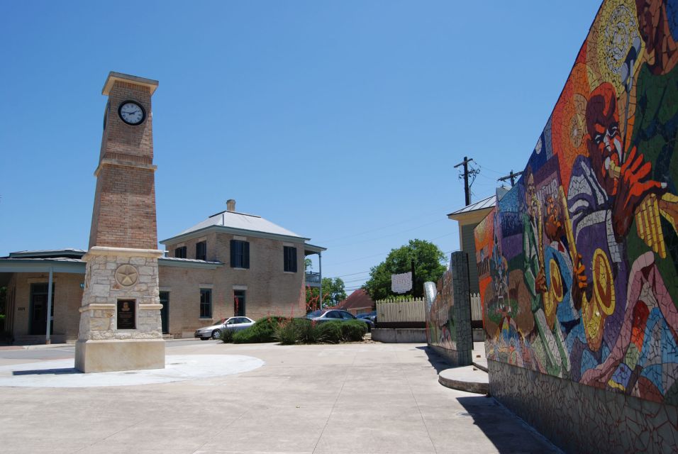 Austin: Panoramic City Center Tour with Stops - Transportation, Group Size, and Practical Details