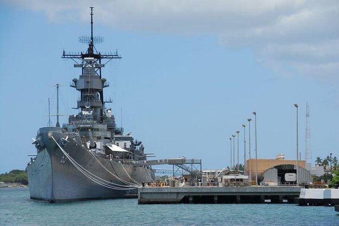 Battleships of WWII at Pearl Harbor from the Big Island - Key Points