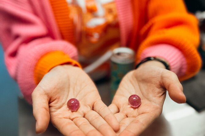 Beginner's Glass Blowing Lessons in Portland, Oregon - The Studio Environment & Group Dynamics