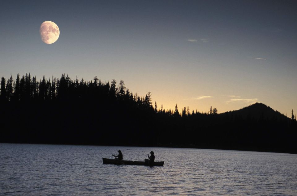 Bend: Moonlight and Starlight Canoe Tour