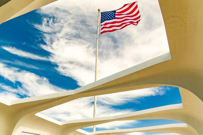 Best of Oahu: Pearl Harbor & Oahu Circle Island Tour from Waikiki - Who Should Consider This Tour?
