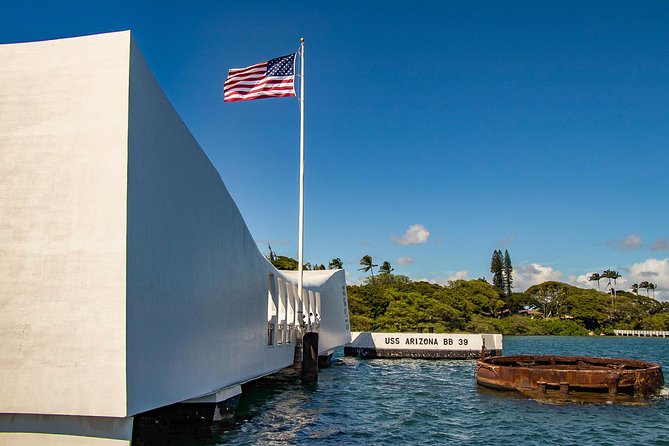Best Of Oahu: Private Tour with Movie and Boat Tour USS Arizona Memorial - The Sum Up