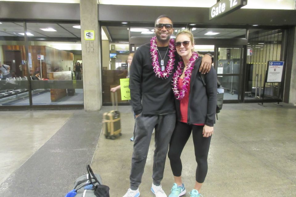 Big Island: Kona Airport Honeymoon Lei Greeting - The Experience in Detail