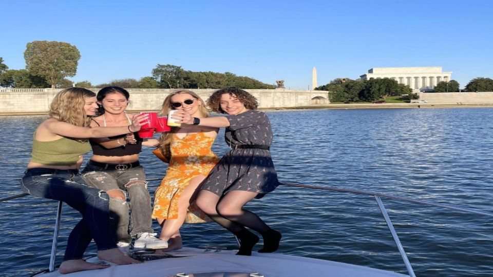 Boat Tour & Sunset Cruise DC - Key Points