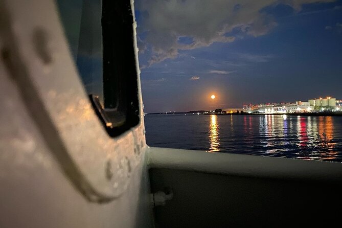 Boston Full Moon Cruise Tour - Key Points