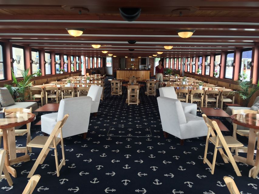 Boston Harbor: Fall Foliage Luncheon Cruise - FAQ