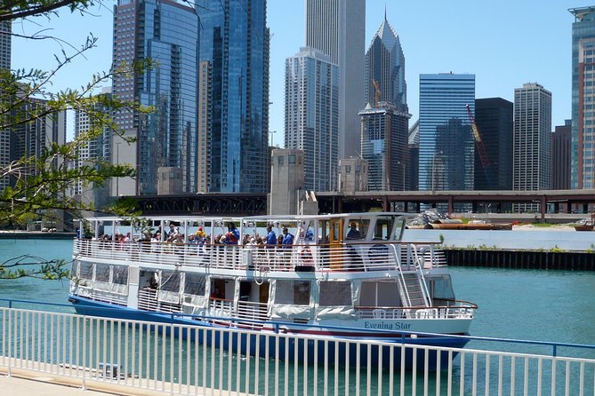 Chicago City Tour with Architecture River Cruise Option