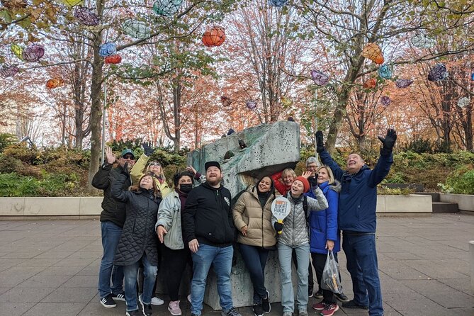Chicago Highlights Walking Tour with Free Bike or Kayak Rental