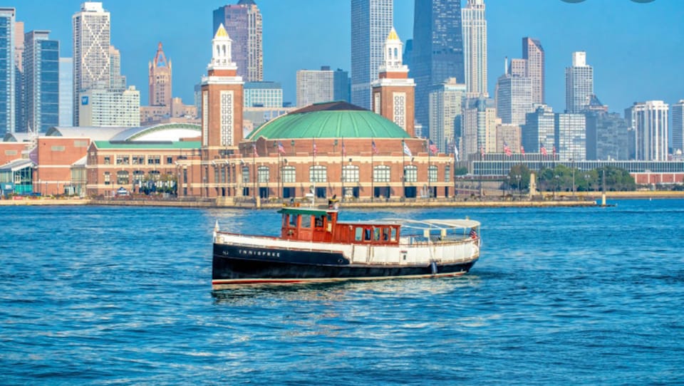 Chicago: Historic Architecture Chicago River Small Boat Tour - FAQs