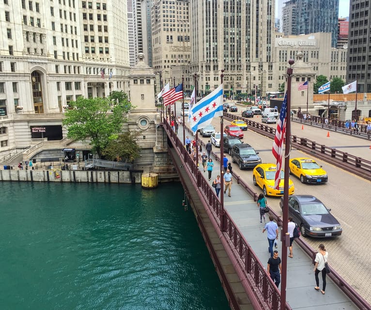 Chicago: Magnificent Mile Walking Tour - The Architectural Gallery and the Bigger Picture
