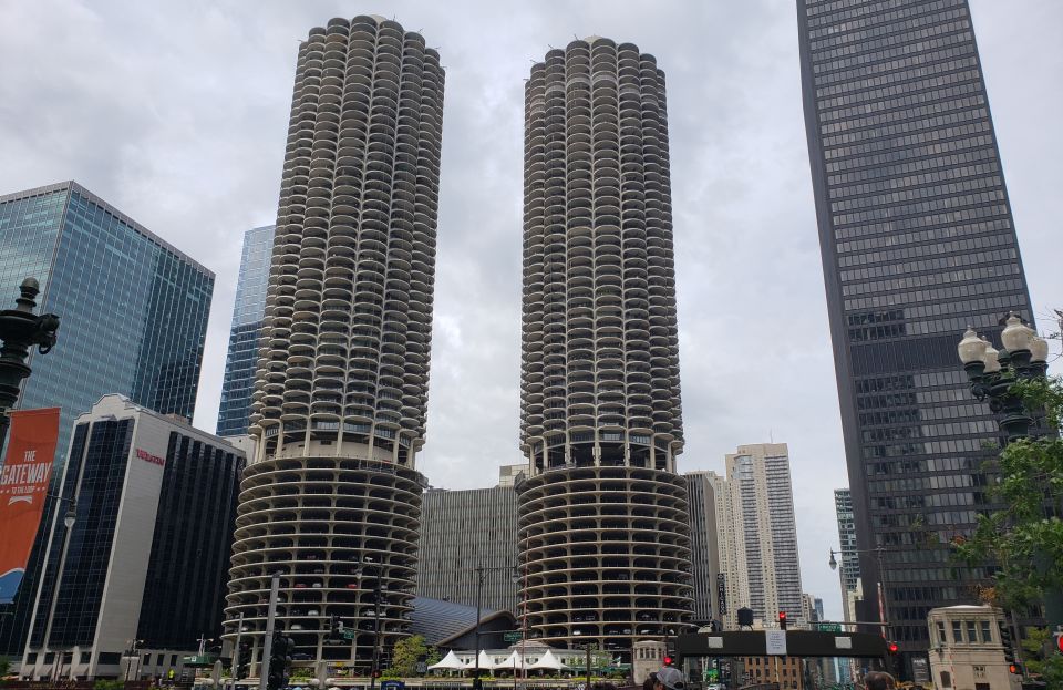 Chicago: Must See Chicago 90 minute Walking Tour - Exploring Chicago’s Architectural Landscape