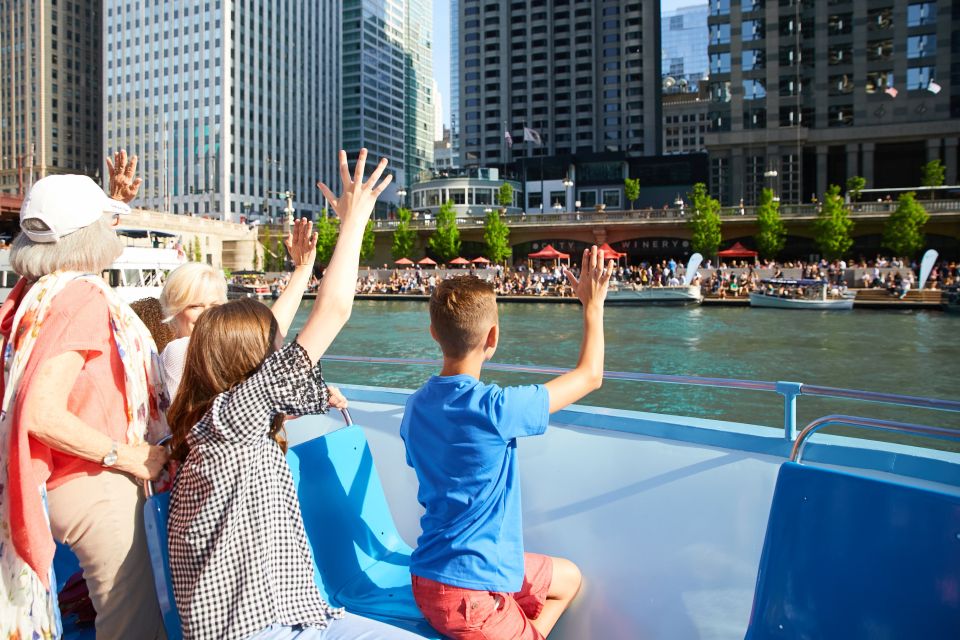 Chicago: Narrated Sightseeing River and Lake Cruise