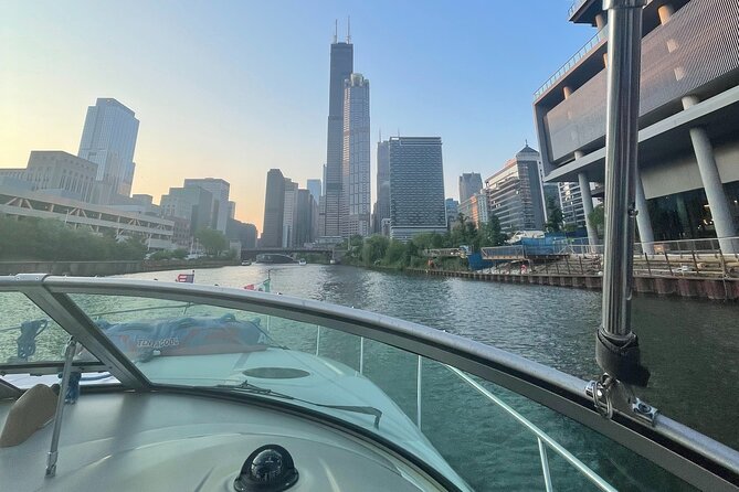 Chicago Private Boat Rental - Explore Chicago's Skyline & Waters - Detailed Breakdown of the Itinerary