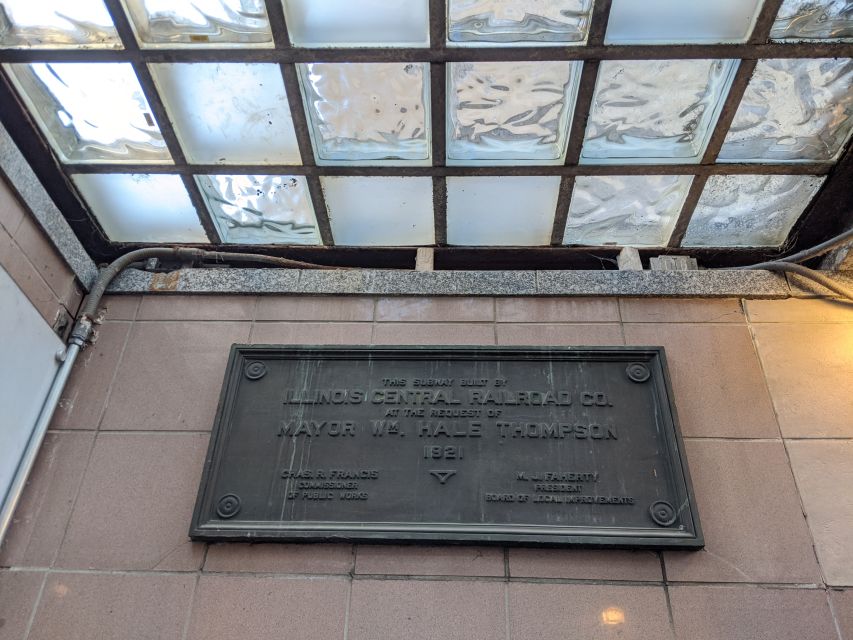 Chicago: Underground Pedway & Downtown Secrets Walking Tour - Guides Who Bring It to Life