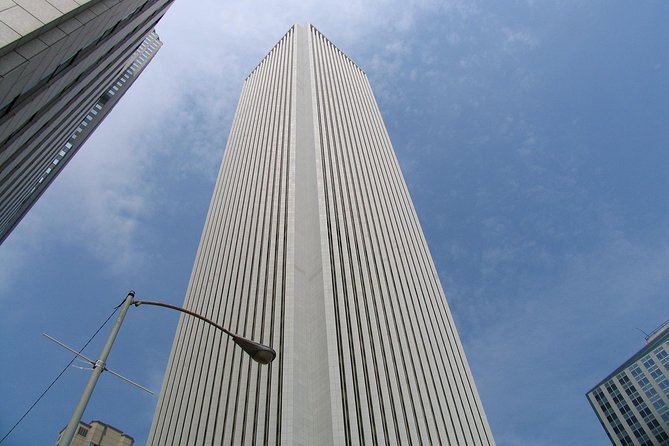 Chicago Walking Tour: Modern Architecture - Daley Center and the Iconic Chicago Picasso