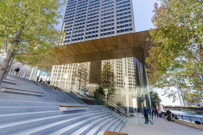 Chicago Walking Tour: Modern Architecture - Additional Highlights: Apple Store & Other Architectural Marvels