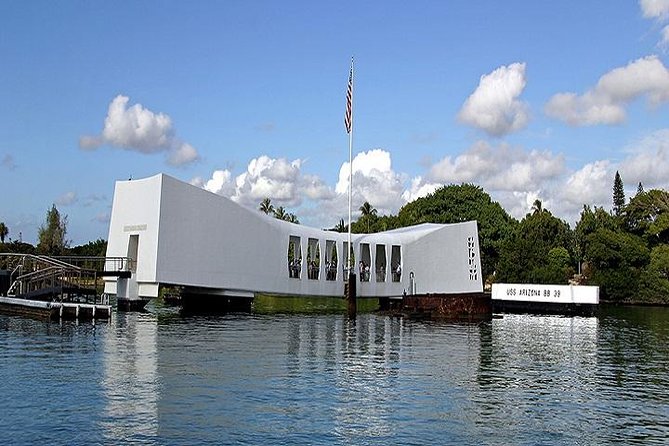 Complete Pearl Harbor Experience Tour from Waikiki Area Hotels - An In-Depth Look at the Complete Pearl Harbor Experience Tour from Waikiki Hotels