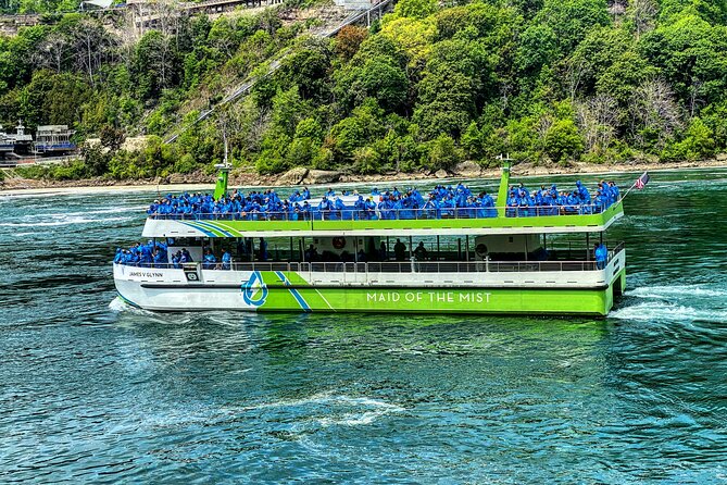 Daredevil Walking Tour with Maid of the Mist Boat Ride