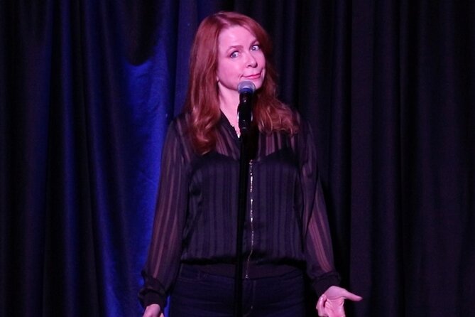 Delirious Comedy Club At Hennessey's Tavern Downtown Las Vegas - The Experience at Delirious Comedy Club: What to Expect