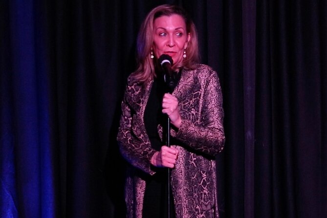 Delirious Comedy Club At Hennessey's Tavern Downtown Las Vegas - The Sum Up