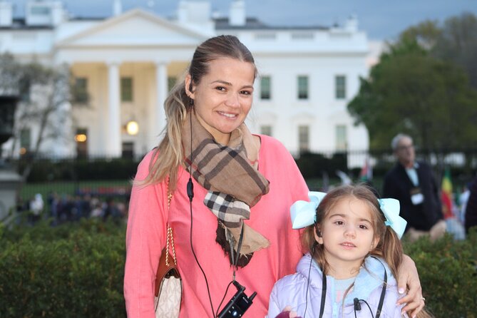 Discounted DC Night Tour With Magic LED- Snacks, LED Bracelets - Who Should Book This Tour?