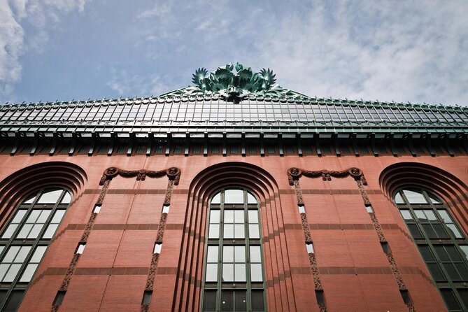 Downtown Chicago TV and Movie Sites Guided Walking Tour - Exploring Chicagos Screen Heritage: A Guide to the Downtown TV and Movie Sites Tour