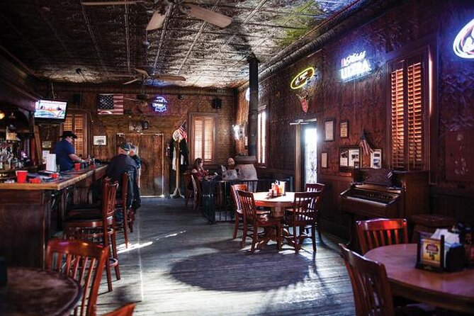 DZRT Splendor Adventure: "RED ROCK RIM" UTV TOUR - Petroglyphs & Pioneer Saloon - Key Points