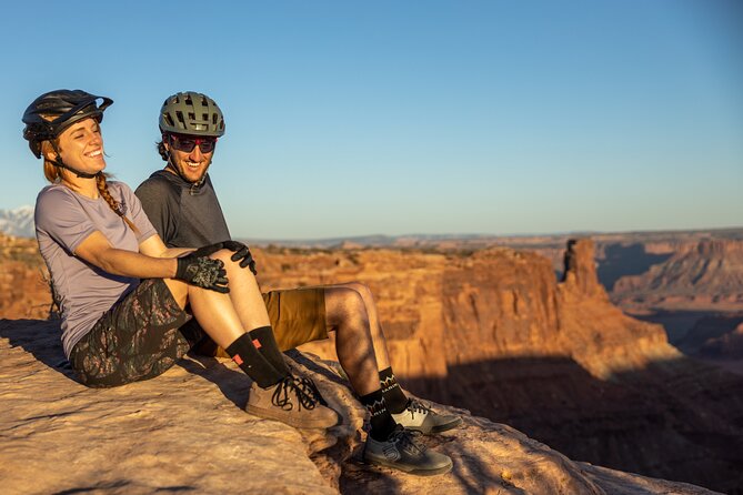E-BIKE Sunset - Dead Horse Point E-bike Mountain Bike Tour - Exploring the Details of the Dead Horse Point E-bike Tour