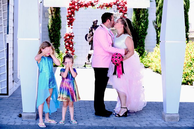 Elvis Chapel Wedding and Vow Renewal - The Experience: What to Expect