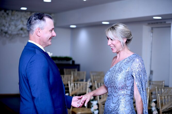 Elvis Chapel Wedding and Vow Renewal - Who Is This Experience Best For?