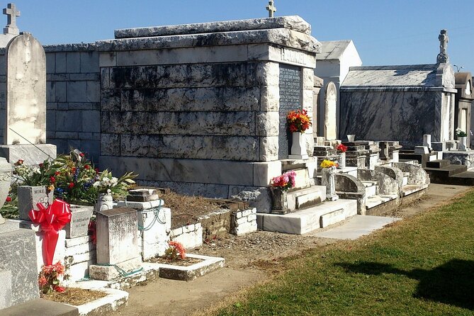 Eternal Echoes: A Cemetery Tour of New Orleans - What the Tour Feels Like