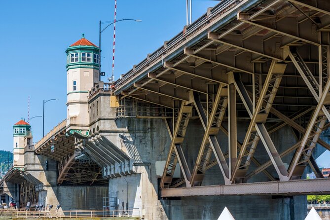 Explore Portland A Family Adventure - Starting Point: The Burnside Bridge  