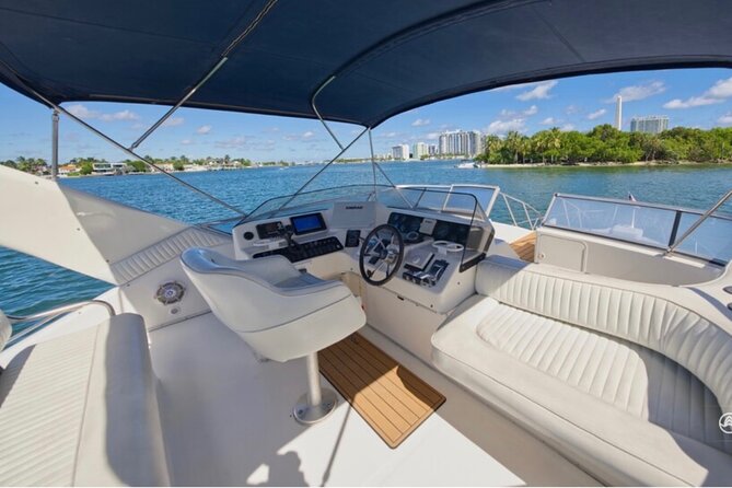 Fifty Yacht Searay Charter - Key Points