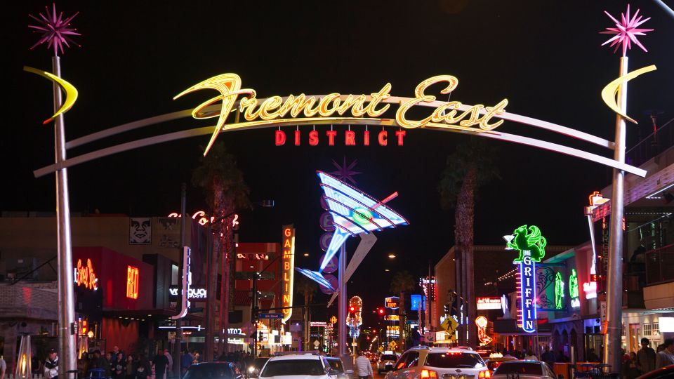 Fremont Street-Old Vegas Bar Crawl - The Experience: What You Can Expect