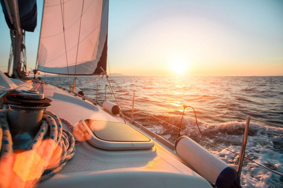 From Ma'alaea: Maui Sunset Cruise with Drinks and Snacks